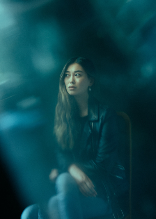 Angela Gui - Die Zeit — Charlie Clift